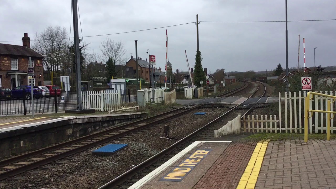 Hungerford Station 🚉 level crossing - YouTube