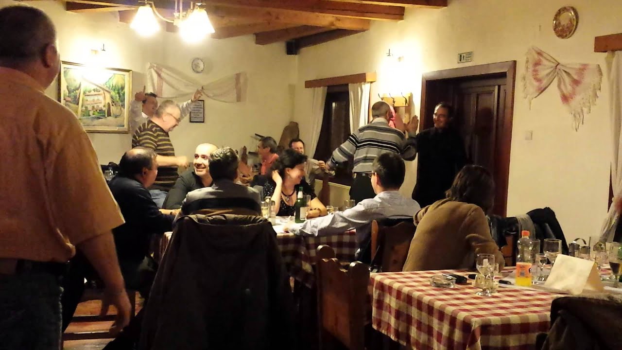 Chef romanesc la Hanul Secuiesc din Tusnad - YouTube