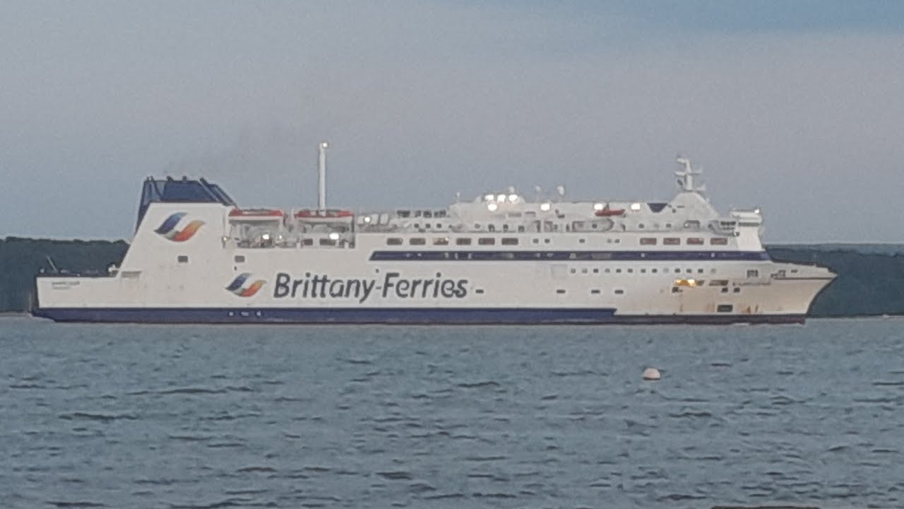 Barfleur Brittany Ferries Arriving Poole 7th July 2023 - YouTube