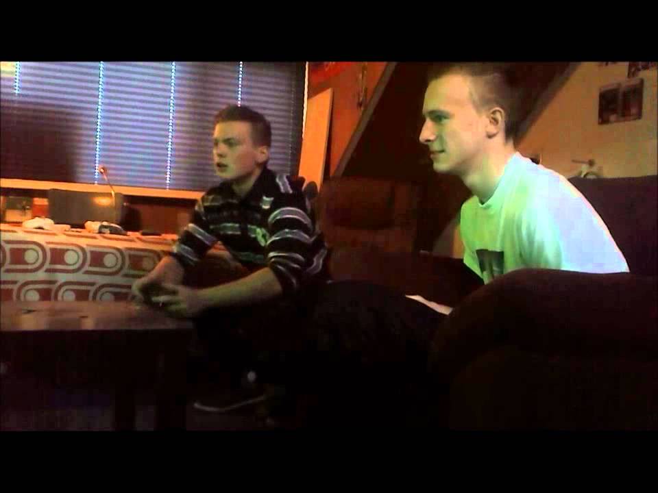 ANGRY DUTCH KID HITS THROUGH TABLE WHEN LOSING FIFA - YouTube