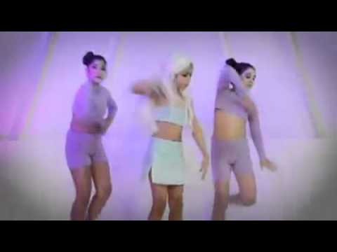 Melody pagando de Ariana Grande