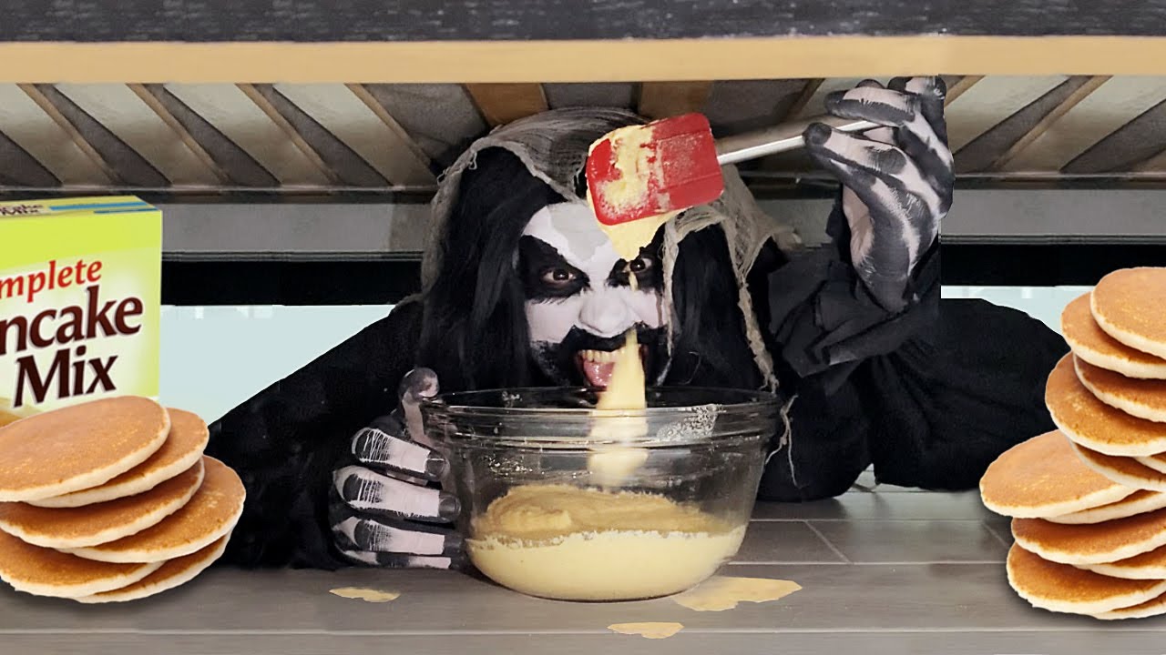 Monster makes delicious pancakes!!! 🥞 - YouTube