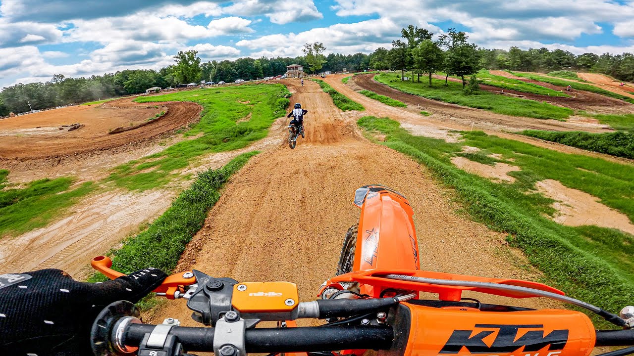 2 Stroke Goon Learns New Jumps - YouTube