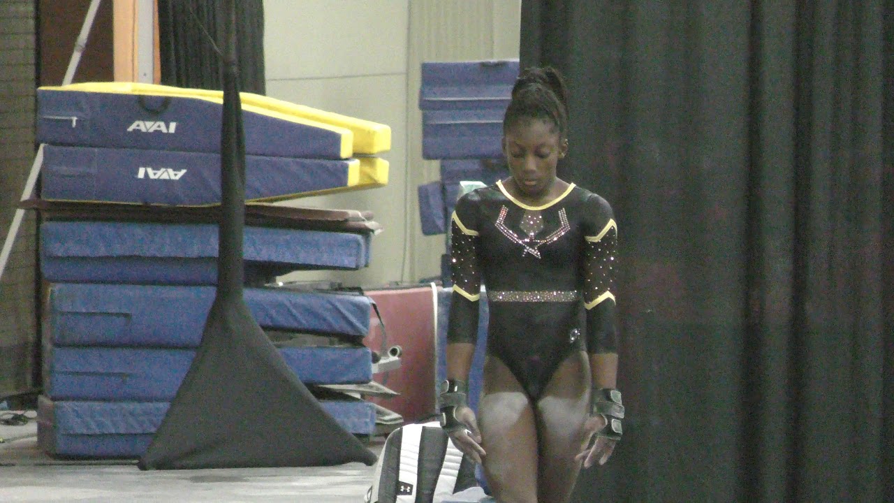 Alana Walker - Vault - Christmas on the Chesapeake 2019 - YouTube