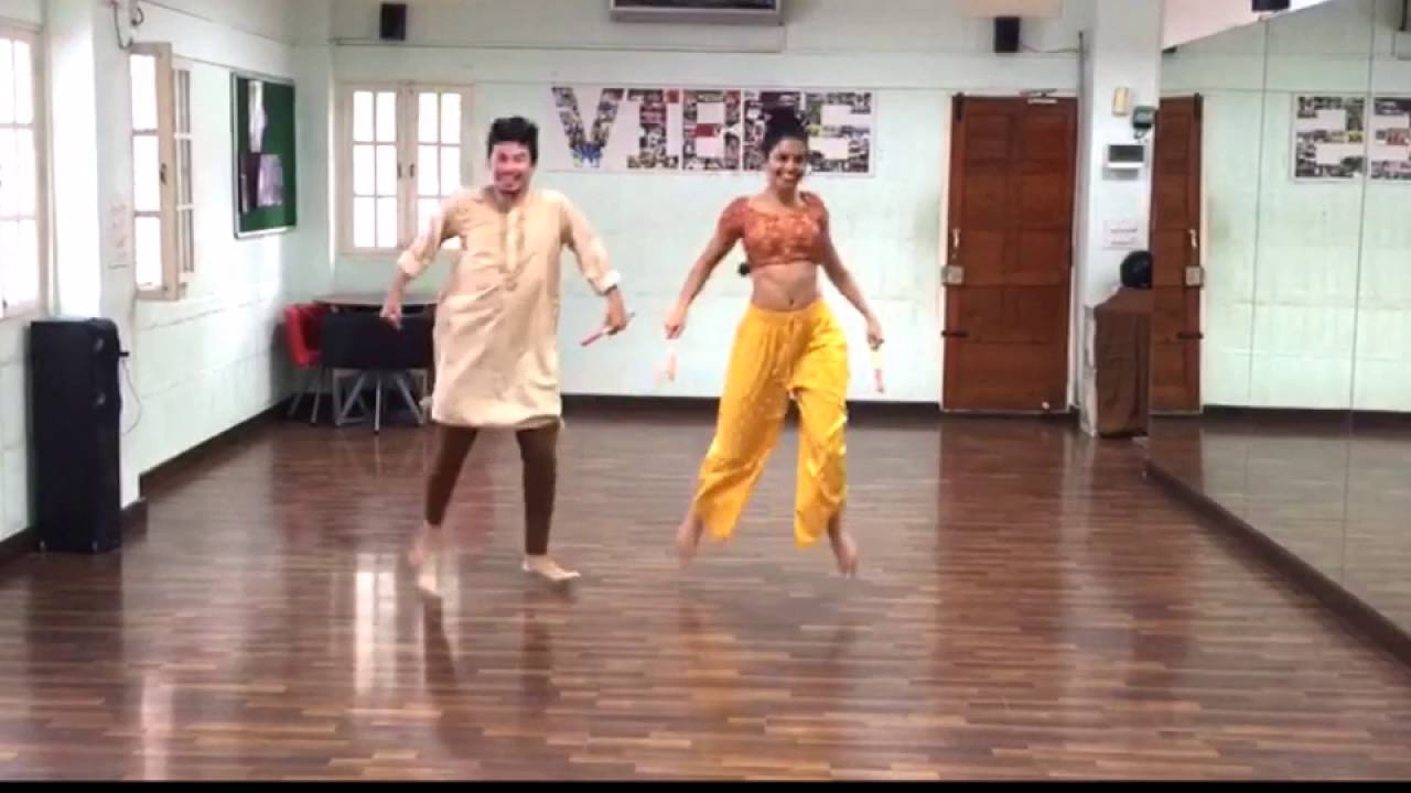 Malhari- Navratri dance- Naach - YouTube