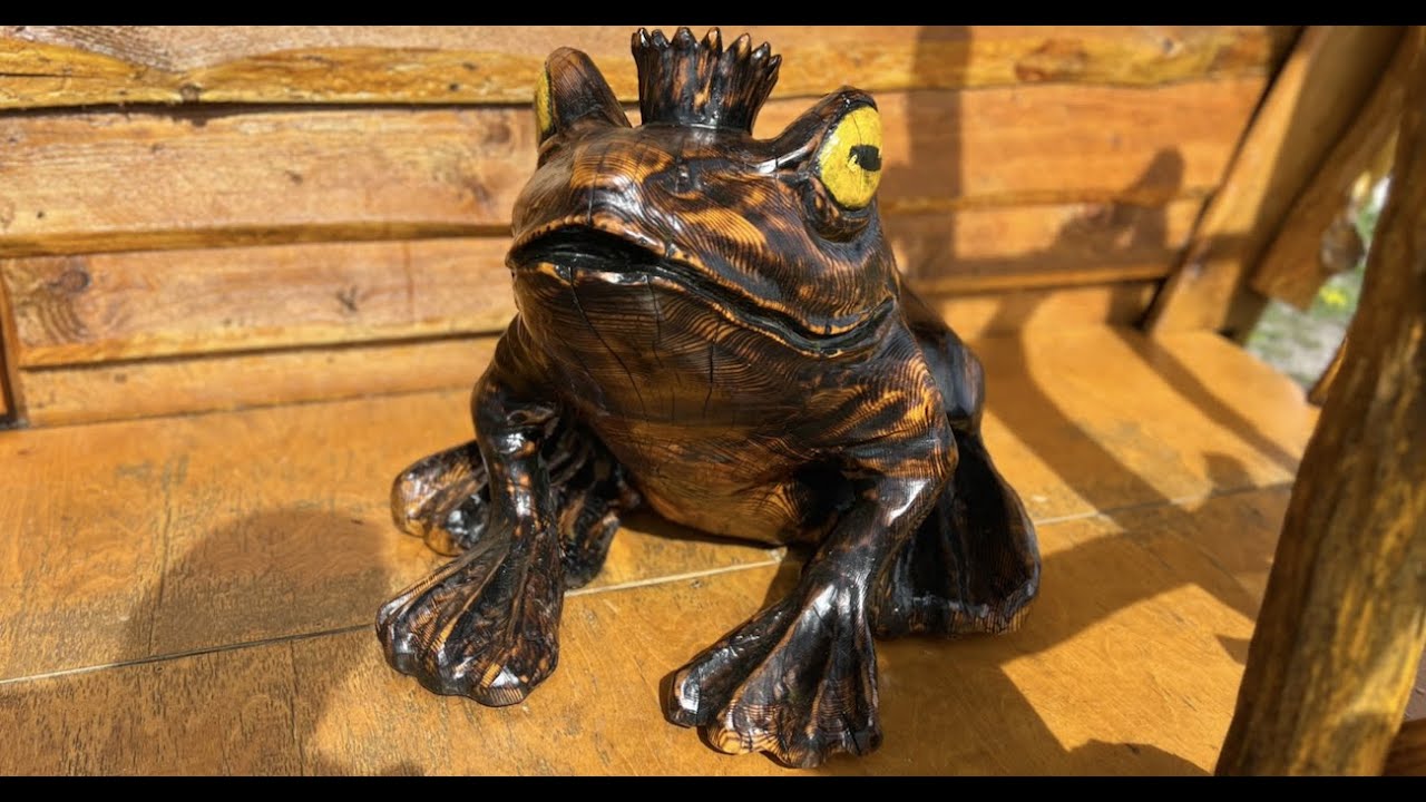 Chainsaw carving prince the frog - YouTube