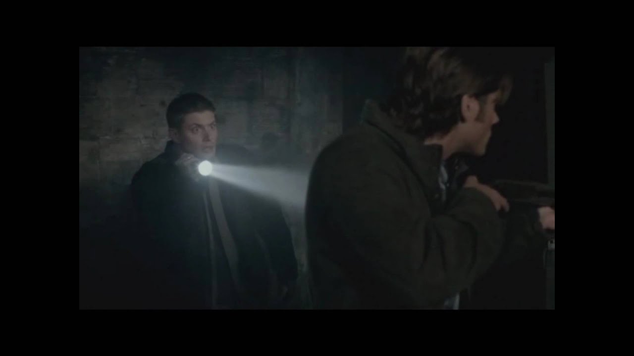 Dean erschreckt sich! (Dean scared) FUNNY !!! - YouTube