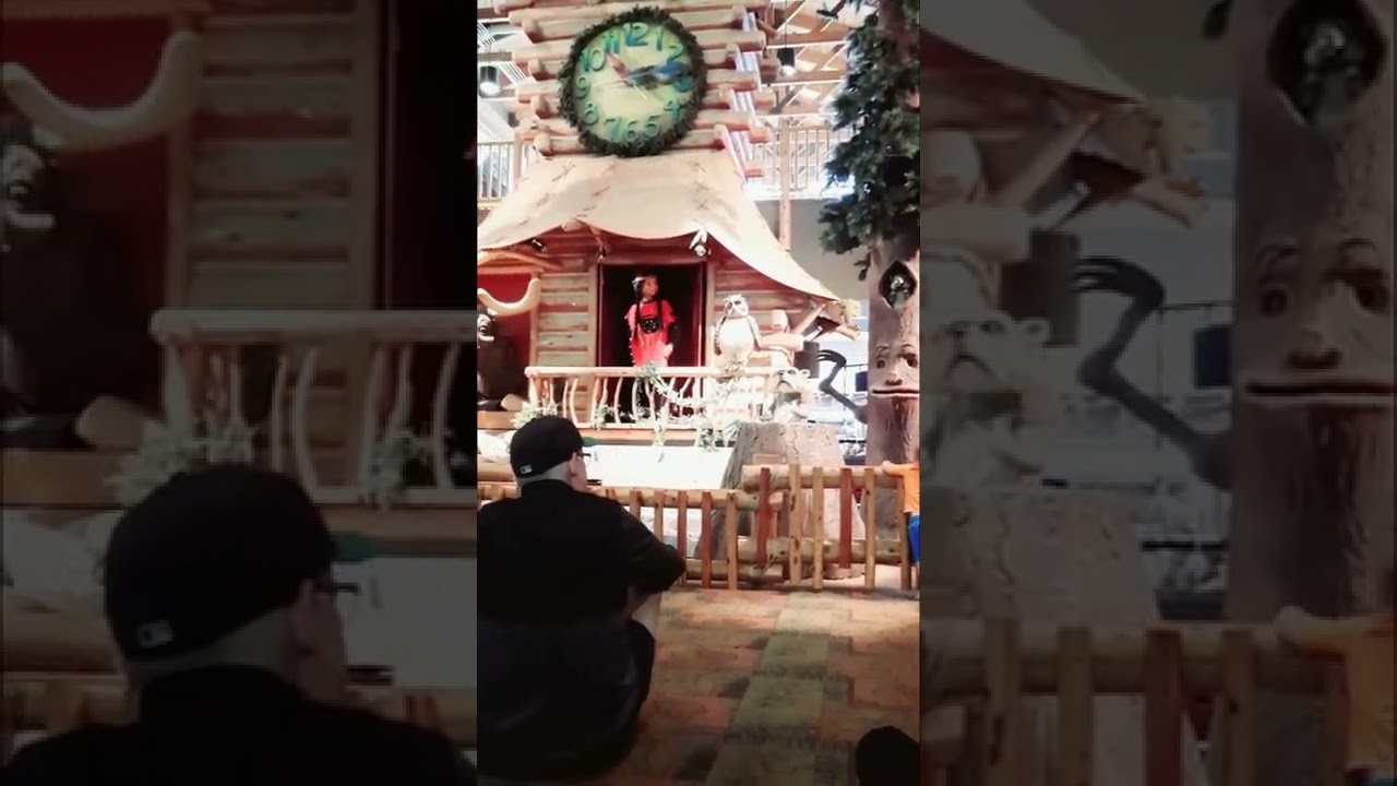 Clock Tower Show @ Great Wolf Lodge - YouTube