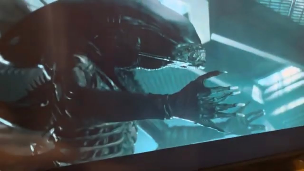 Alien scene - YouTube