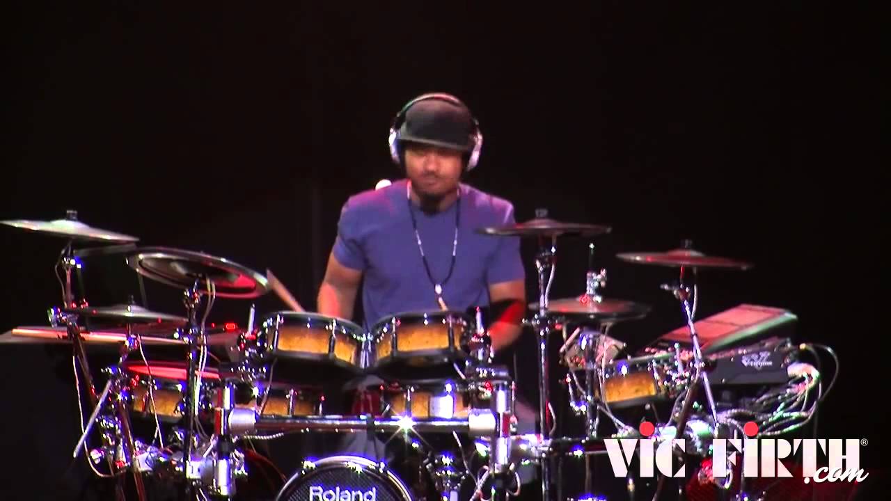 Tony Royster Jr - Montreal Drumfest 2012 - YouTube