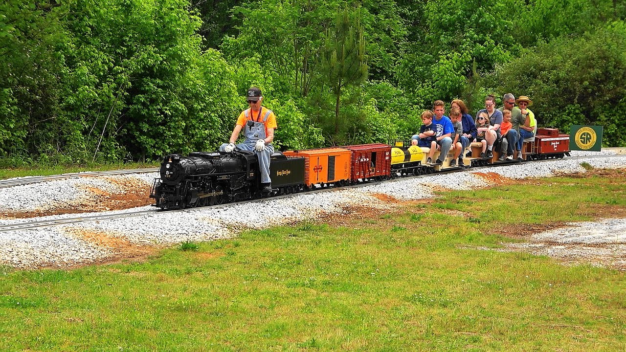 North Georgia Live Steamers ride around the huge layout - YouTube