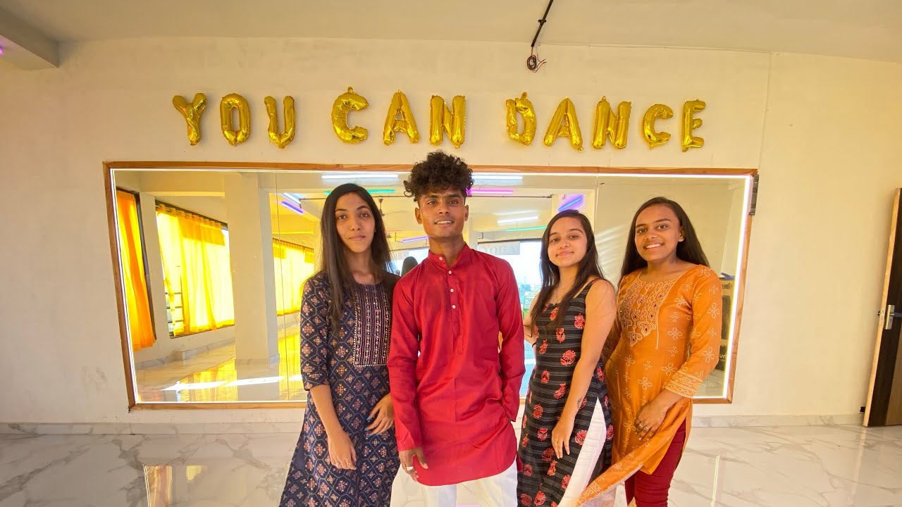 Maine Payal Hai Chhankai. Dance jitu mahera with students pra chi Lad ...