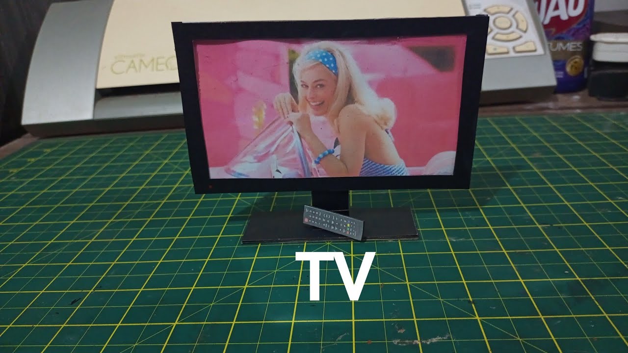 Como fazer uma tv (televisão) para a Barbie - YouTube