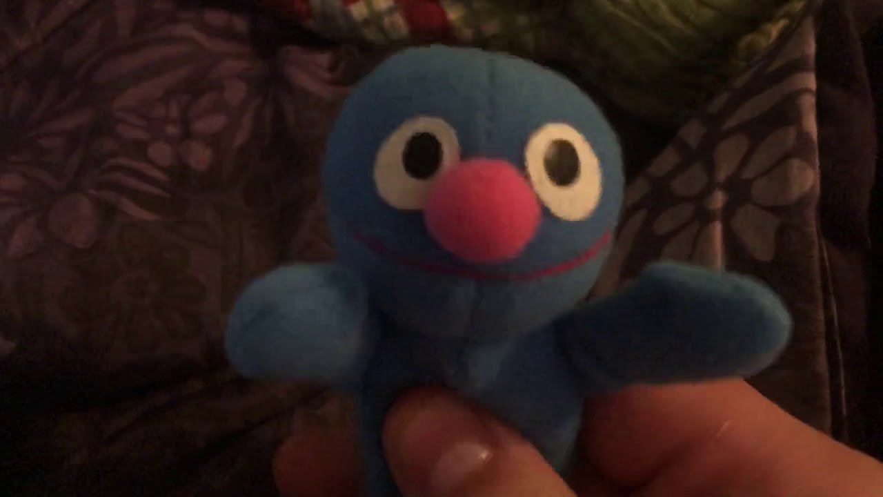 Grover Tries to Surprise Ernie - YouTube