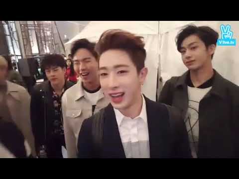 V LIVE   MONSTA X HOLIDAY EP 5 서울헤라패션위크 in 메트로시티
