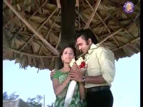 Tere Nainon Ke Main Deep Jaloungah - Vinod Mehra & Maushumi Chatterjee - Anuraag (1972) - YouTube