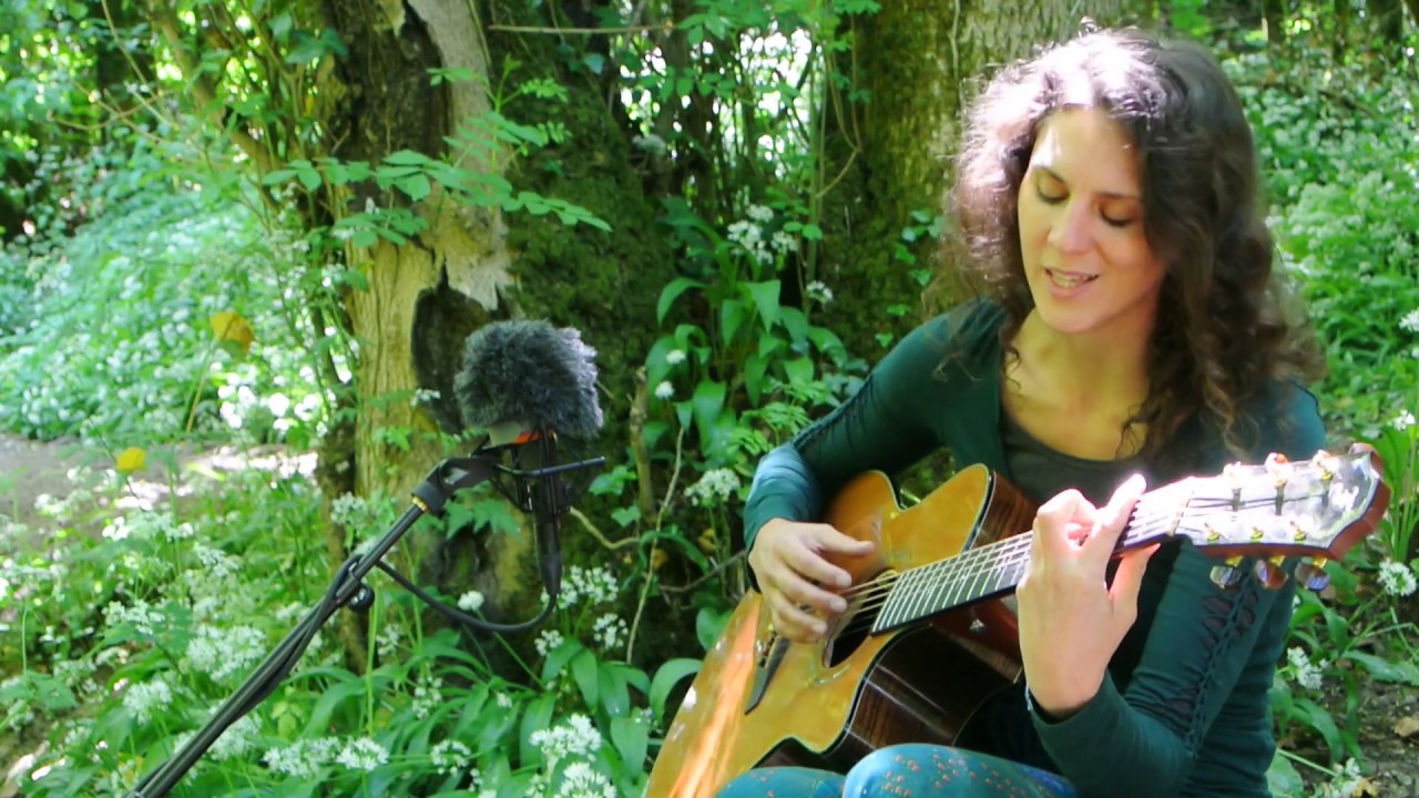 Ruth Blake - Love Again (live by the Mells River) - YouTube