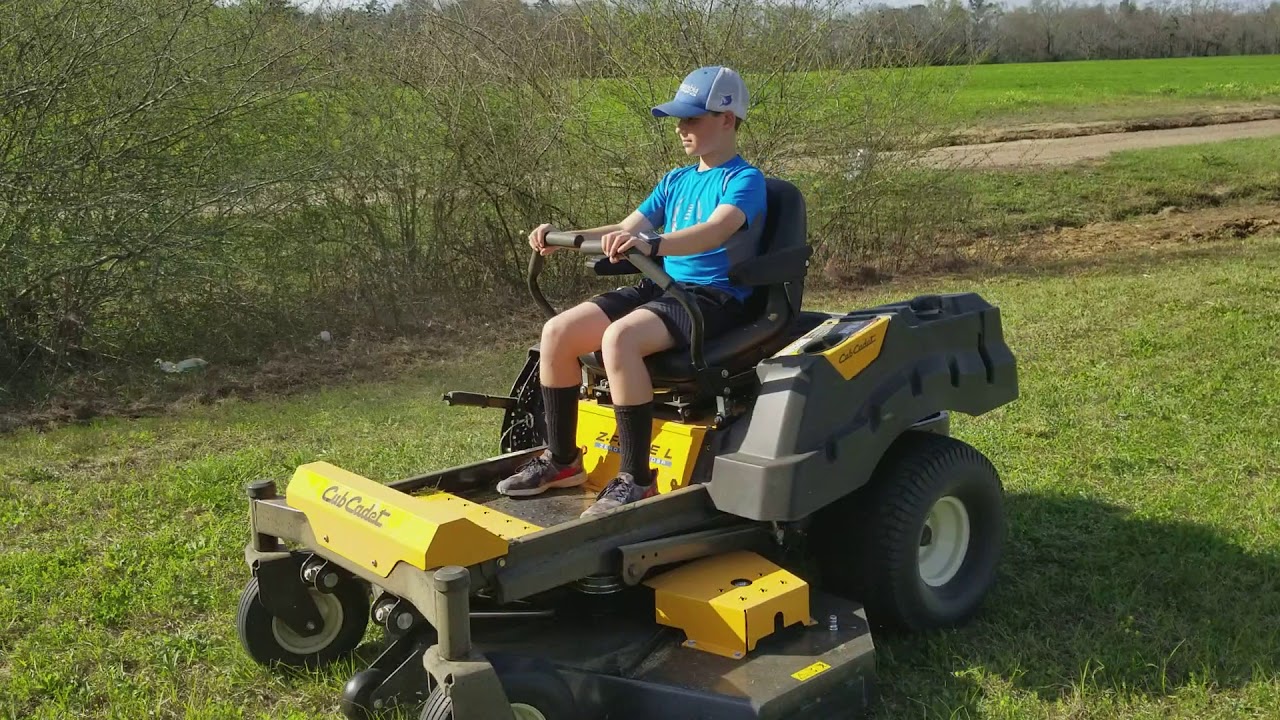 Cam BARELY avoids collision with baseball!! Cub Cadet zero turn z-force ...