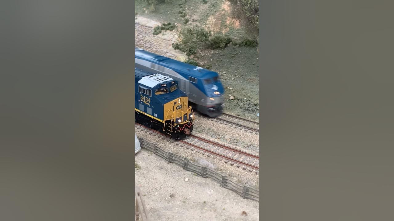 AMTK 28 meets CSX 3434 at Brazos #hoscale #modeltrains #railfun #texas #sanantonio #funrun # ...