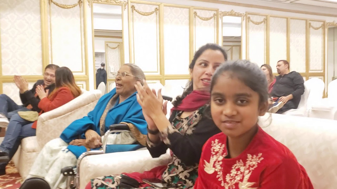 Daud Malik singing at PC Bhurban - YouTube