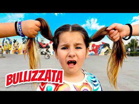 MARTINA MISSY VIENE INSULTATA DALLA BULLA E MAMMA TY CON MARTI GRANDE LA CERCANO!