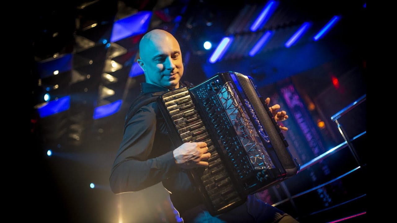 PRUSIŃSKI ACCORDION SHOW - Tango de Latino (Official Video) - YouTube