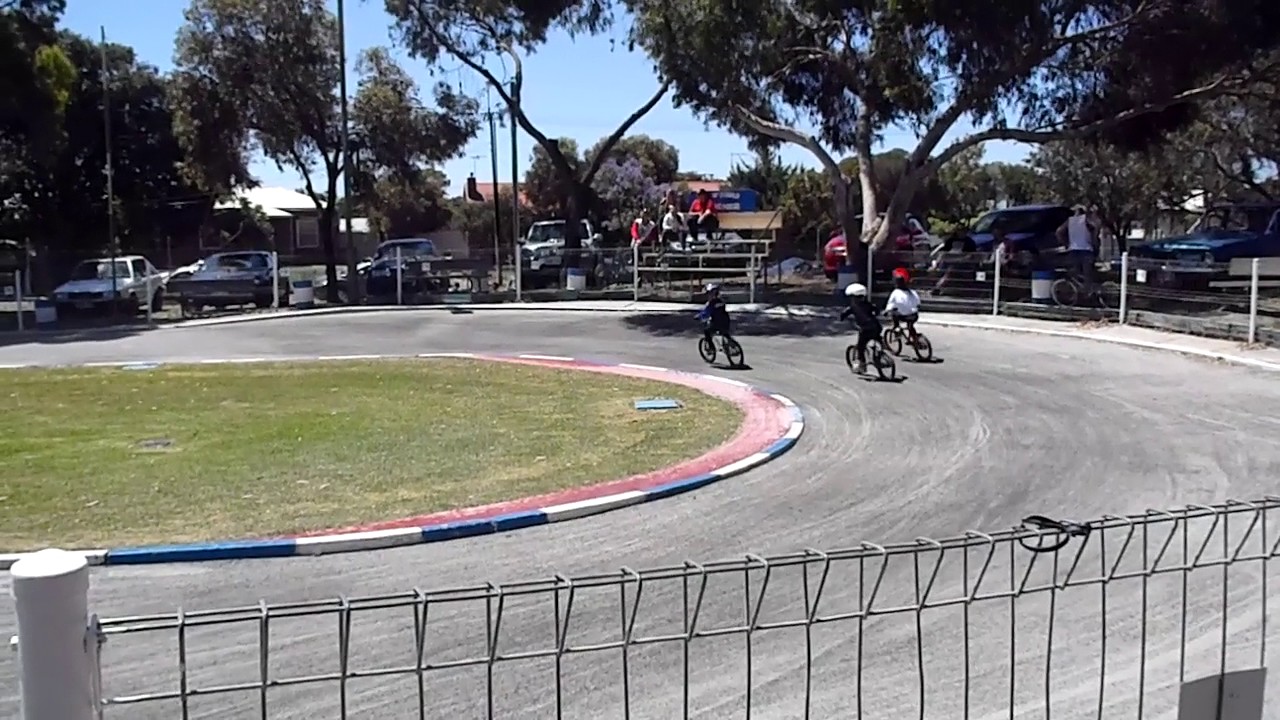 Findon Cycle Speedway Oct 2015 PB150374 - YouTube