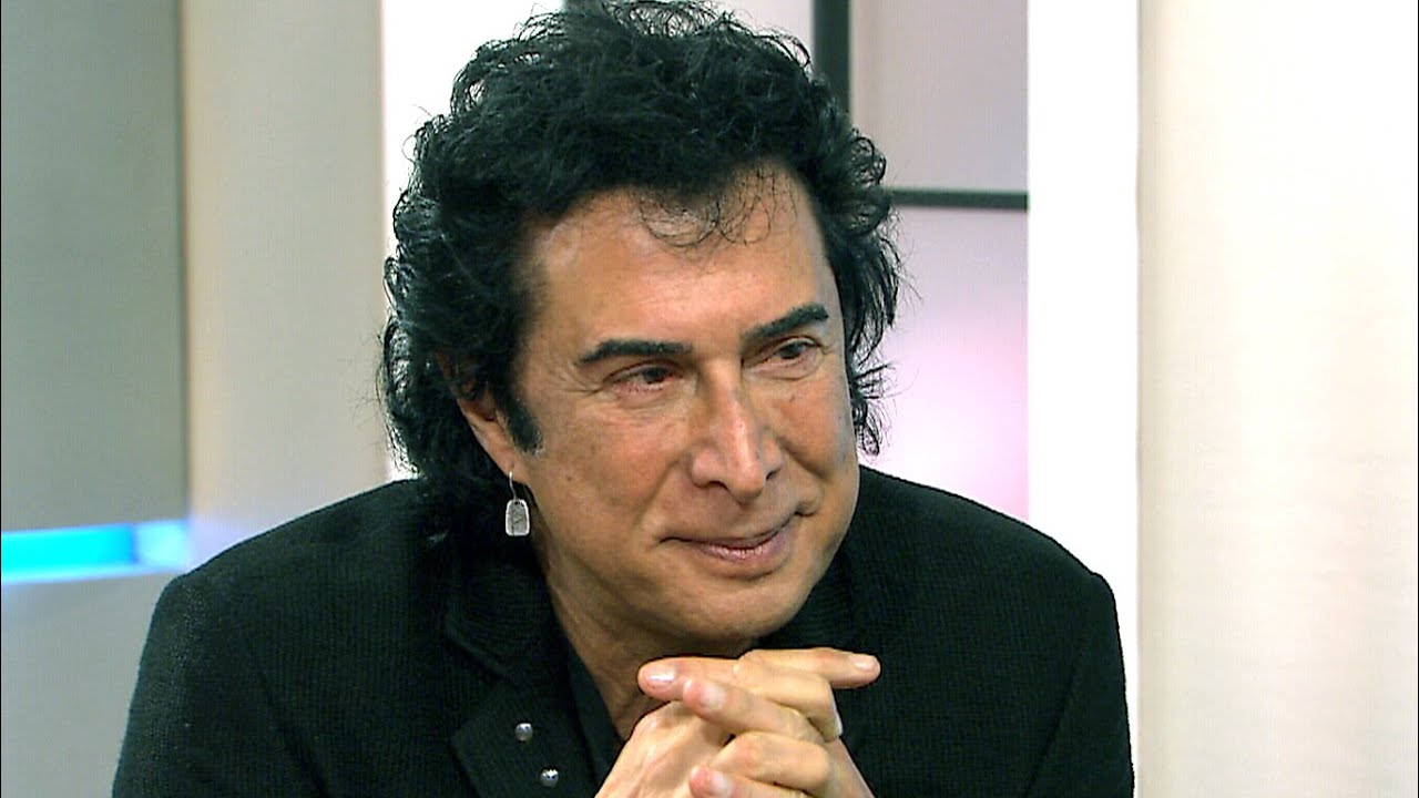 Canadian icon Andy Kim back with annual Christmas show - YouTube