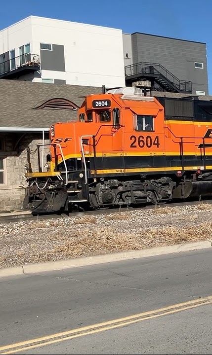 BNSF Longmont locals heading out #train #bnsf #longmont #shortsviral #shorts #bnsfrailway - YouTube