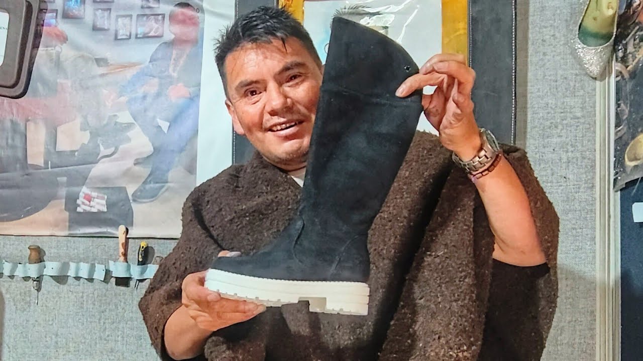 Cómo se modela una bota parte tres - YouTube
