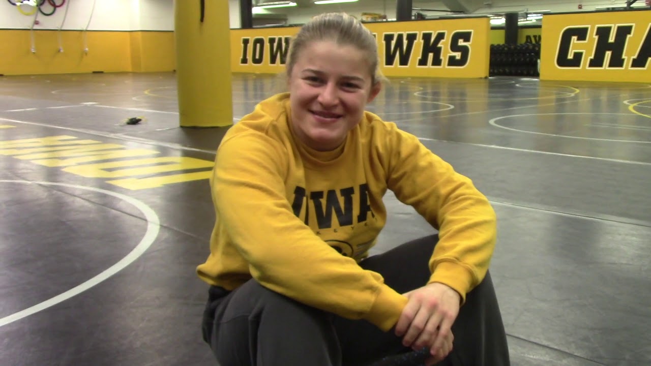 Michaela Beck tough enough to handle the Plunge in 2020 - YouTube