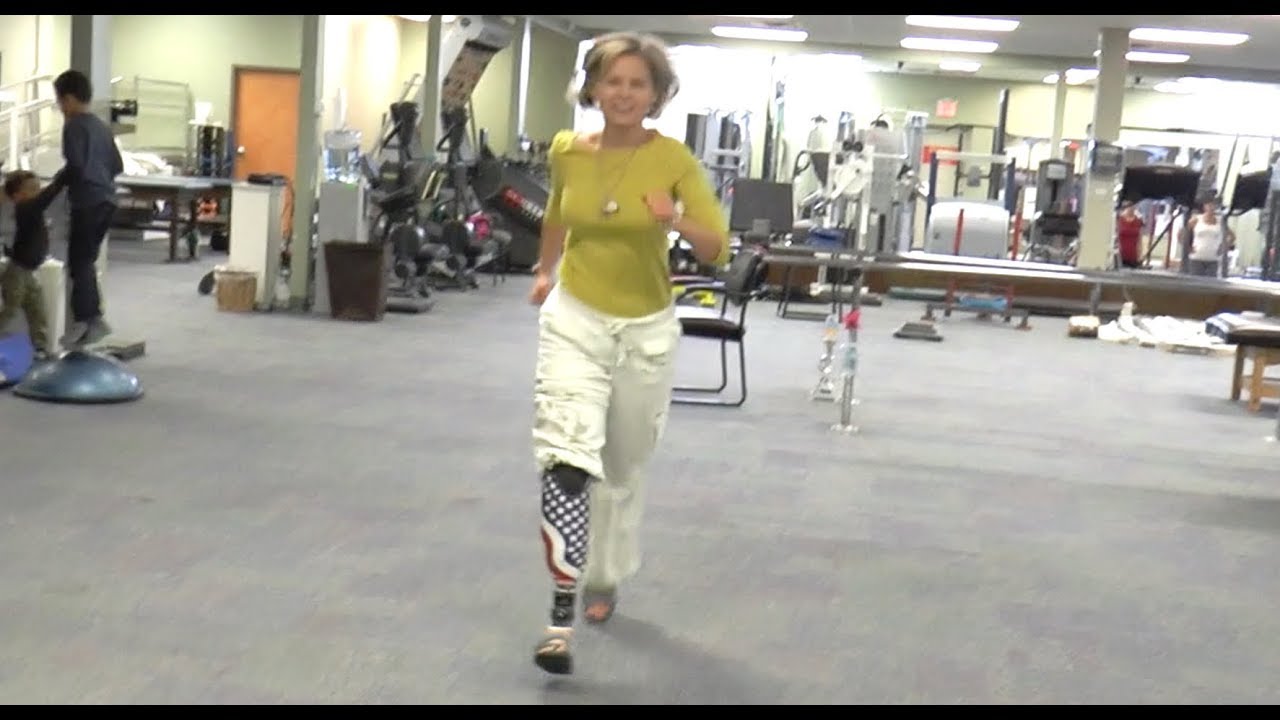 Leigh Anne running on TaiLor Made prosthetic foot - YouTube