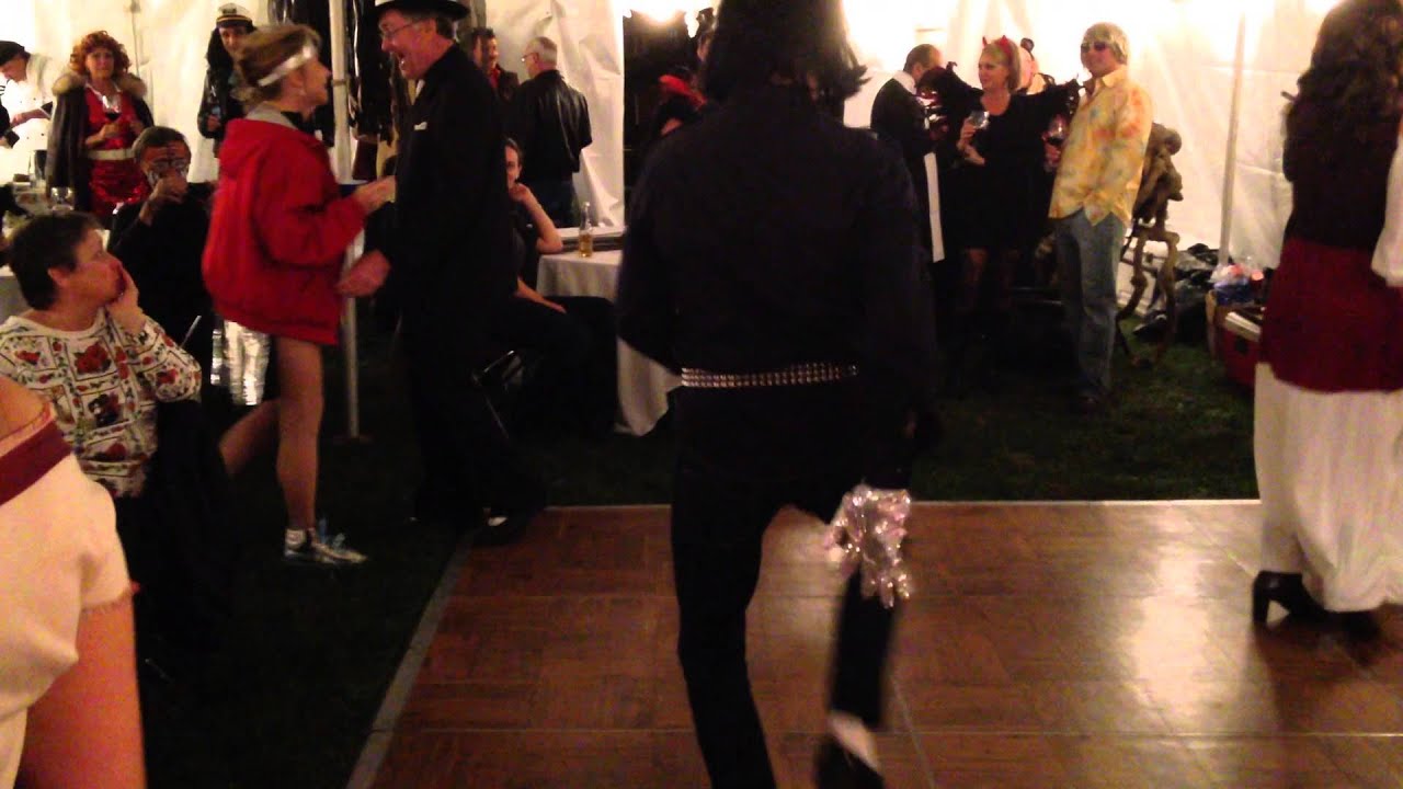 David as Michael Jacko dancing at Halloween party! - YouTube