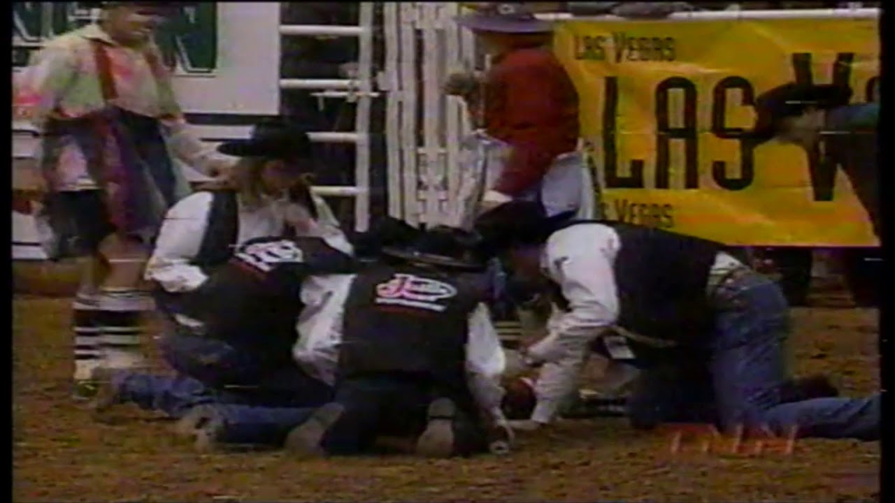 PBR 1998: Panhandle Slim Mauls Roach Hedeman - YouTube