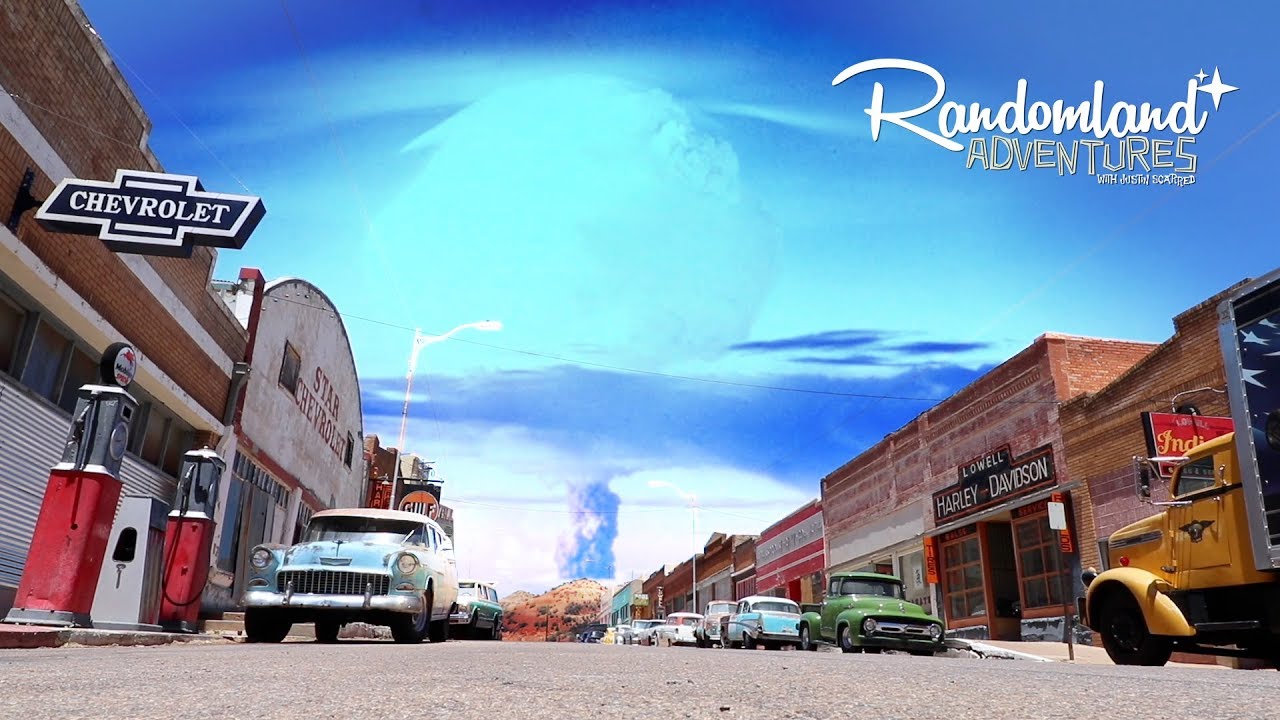 Amazing Post-Apocalyptic 1950s Ghost Town & The World's largest Chili ...