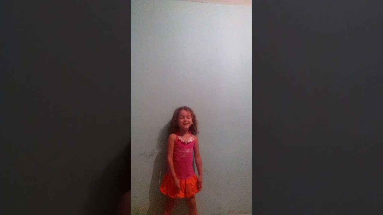 Cantora e dançarina mirim - YouTube