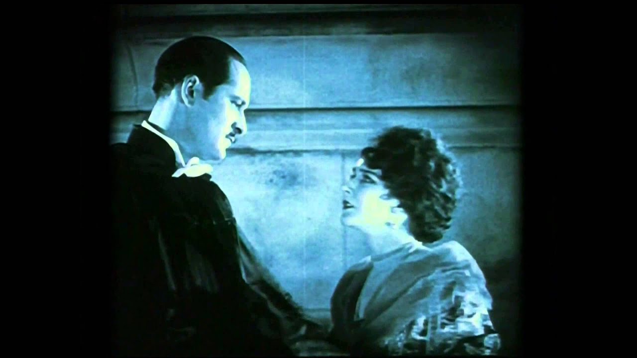 The Phantom Of The Opera (1925) - Rooftop Scene (Color) - YouTube