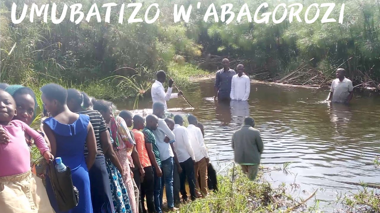 Mbega byiza! ihere ijisho umubatizo mwiza w'abagorozi muri uganda - YouTube