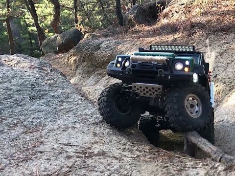 Traxxas TRX4 Land Rover Defender D110 Green & Red - YouTube