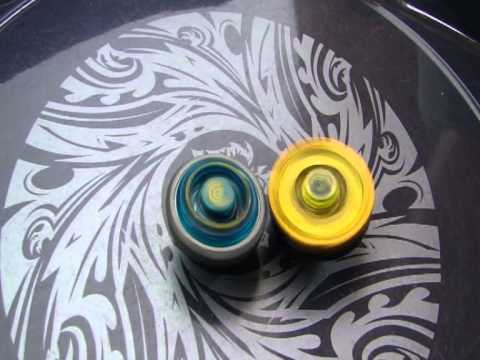 Torneio Beyblade 3/11 - Thunder Leone vs Hades Kerbecs - YouTube