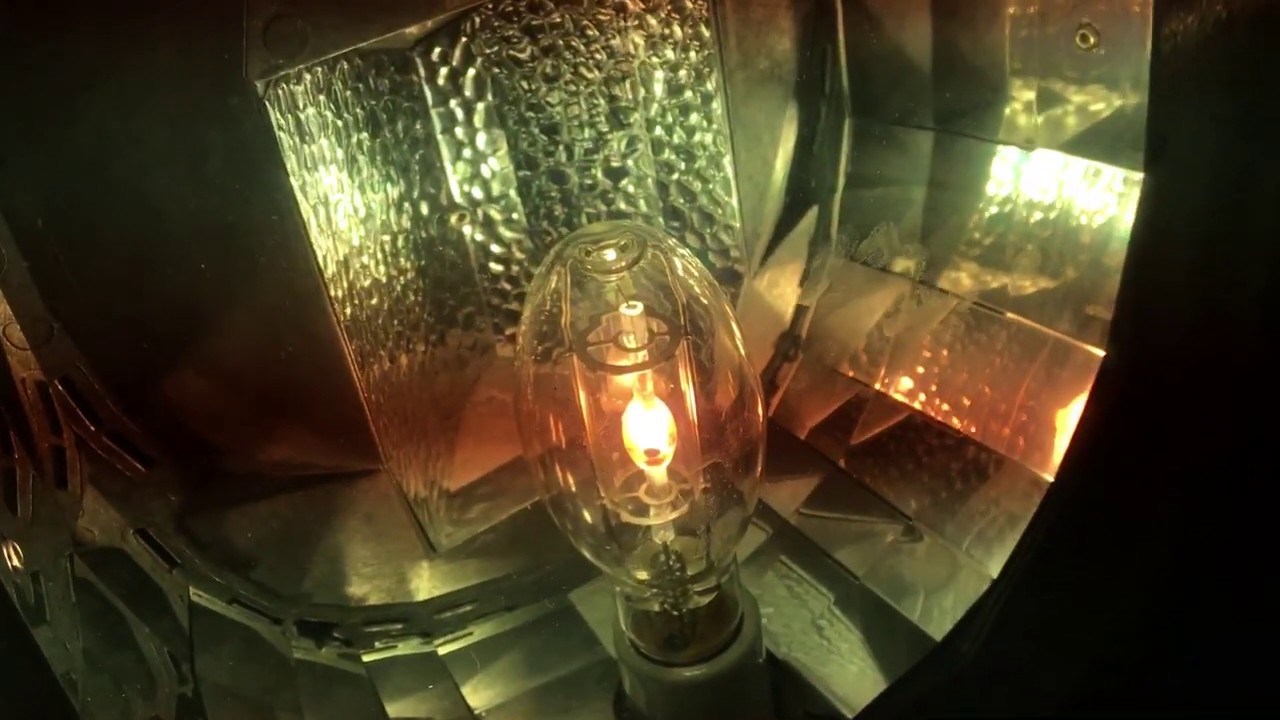TCP 100W Pulse Start Shielded Metal Halide Bulb - YouTube