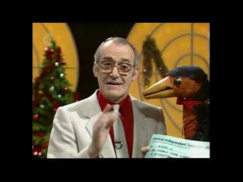 Rod Hull and Emu on Bullseye Christmas Special (23rd December 1984)