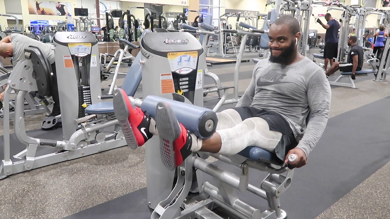 Full leg routine at 24hr fitness - YouTube