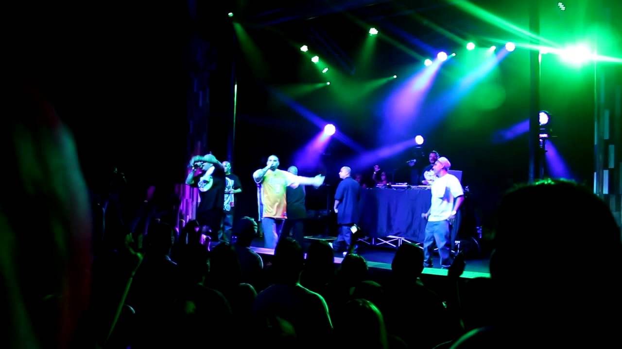 Malow Mac Performing Live. - YouTube