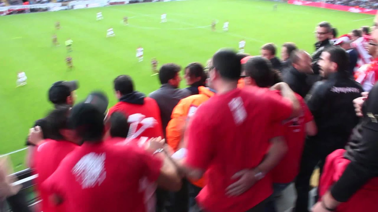 Olympiakos fans @ Zulte Waregem - YouTube