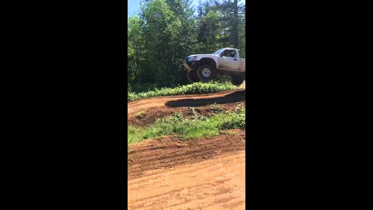 Prerunner jump. Long travel - YouTube
