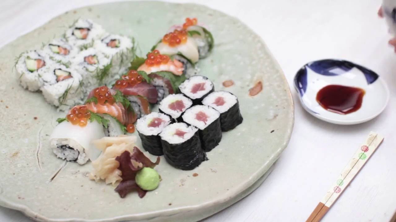 #JapanCentre | How To Make Hoso Maki Sushi - YouTube