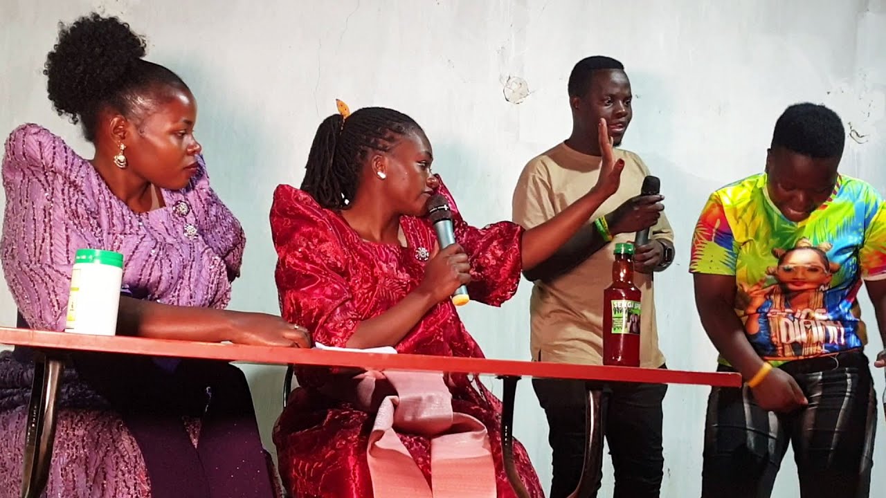 OMUWALA ALAZE SSENGA EMANA LIVE KU STAGE - YouTube