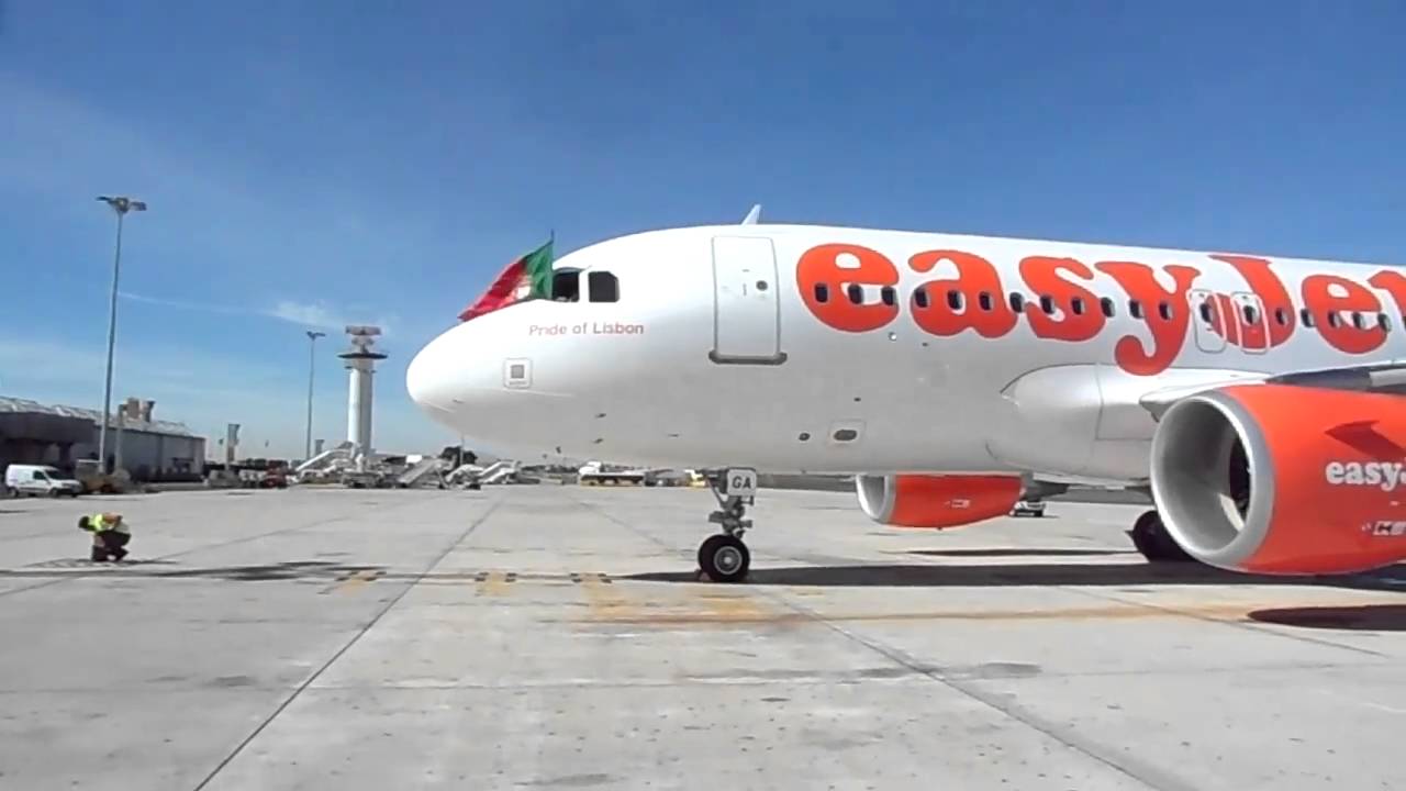 easyJet New Lisbon base - YouTube