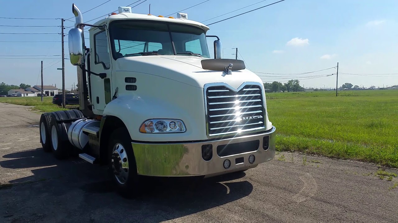 2008 Mack Pinnacle CXU613 Dual Line Wet Kit Day Cab - YouTube